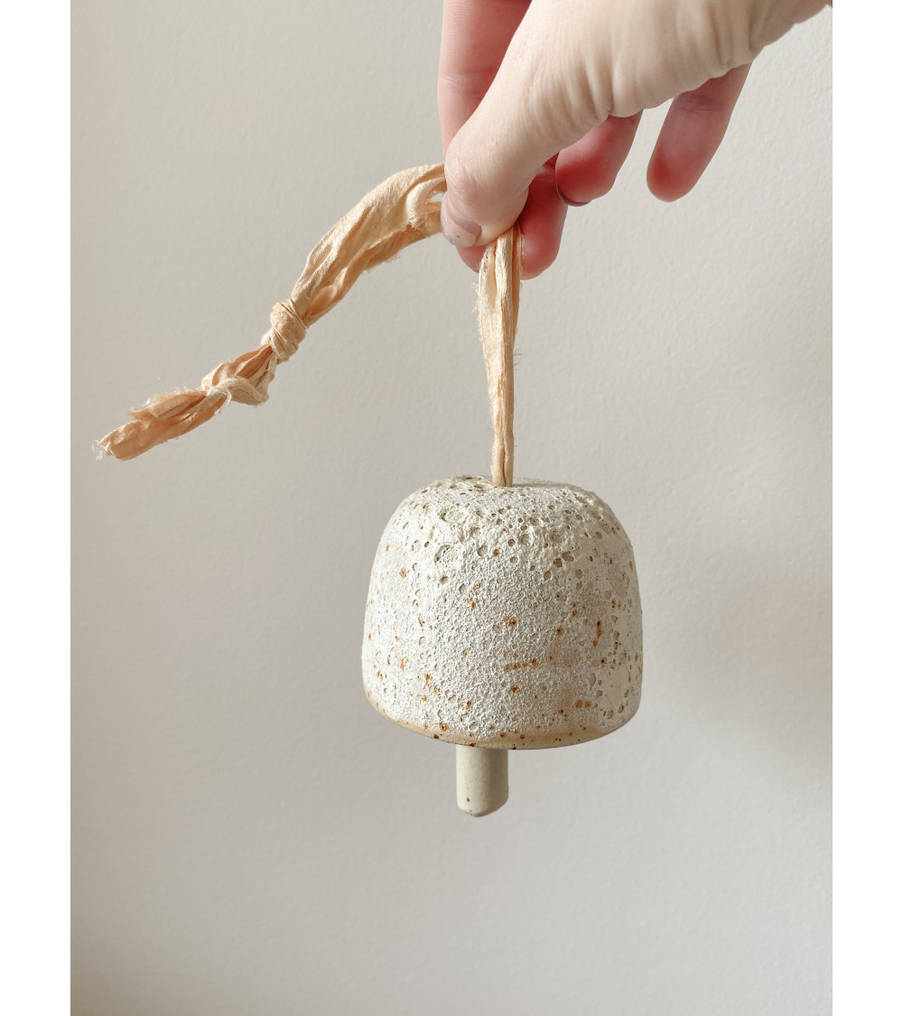 Cloche lune artisanale en céramique fait main